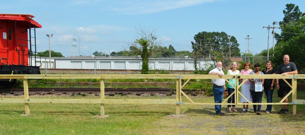 MUSEUM FENCE 011 – Hope Prescott