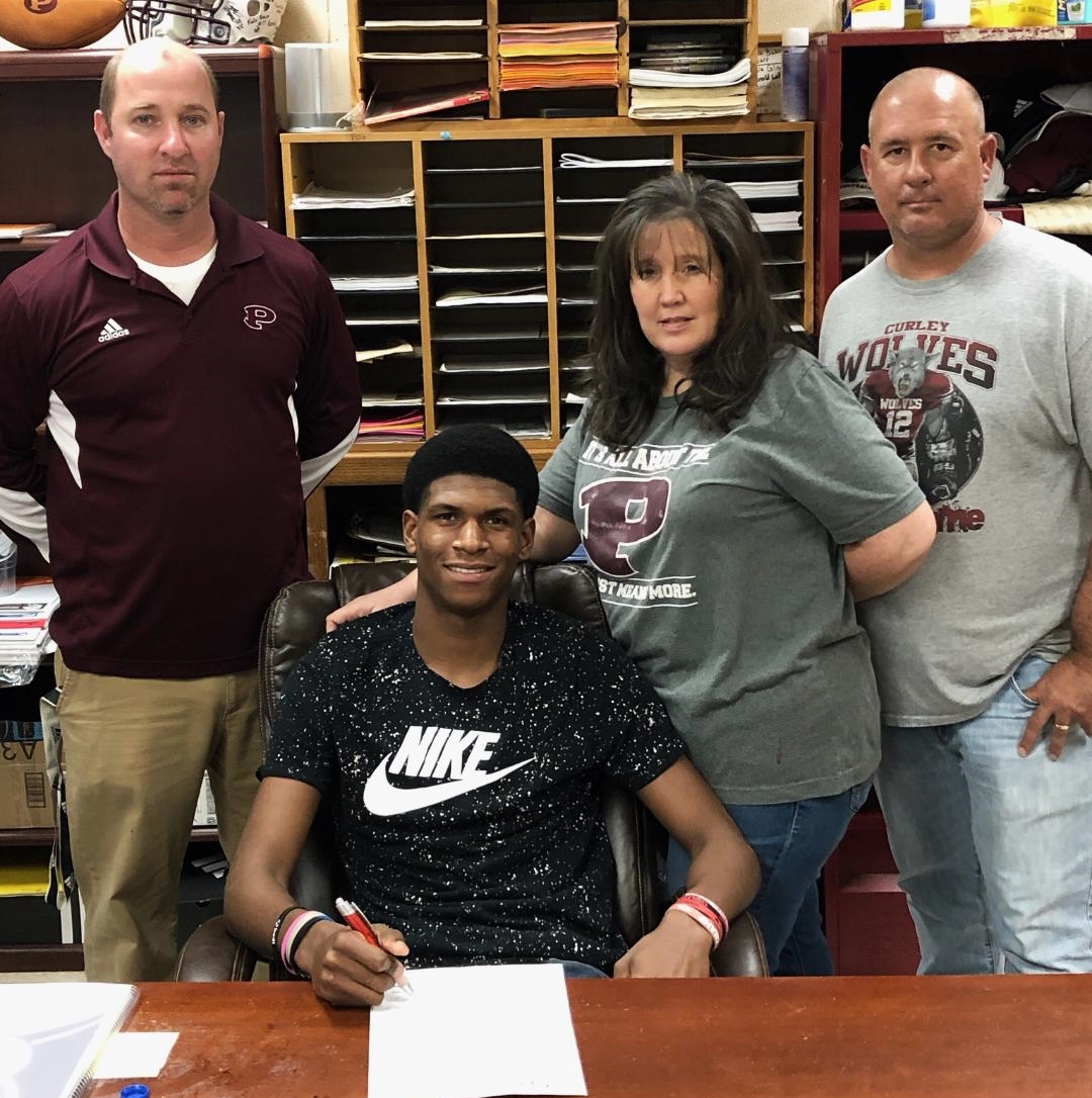 Four Wolves sign letters of intent – Hope Prescott