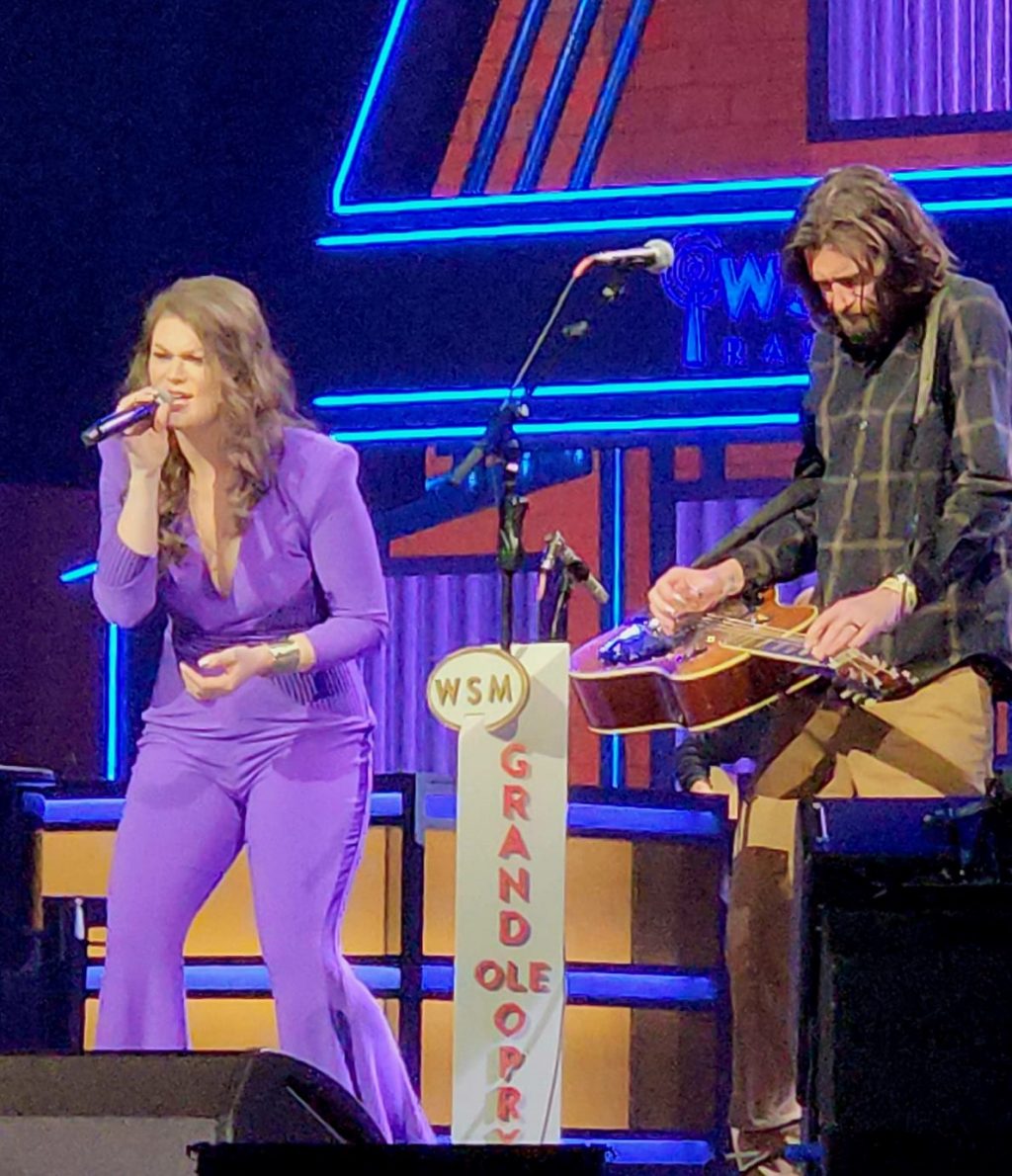 Hope’s Mae Estes Makes Grand Ole Opry Debut – Hope Prescott