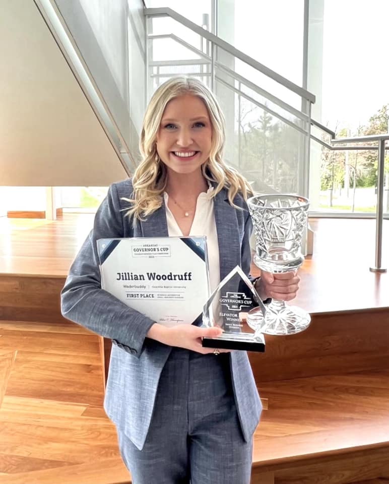 Jillian Woodruff wins business plan competition – Hope Prescott