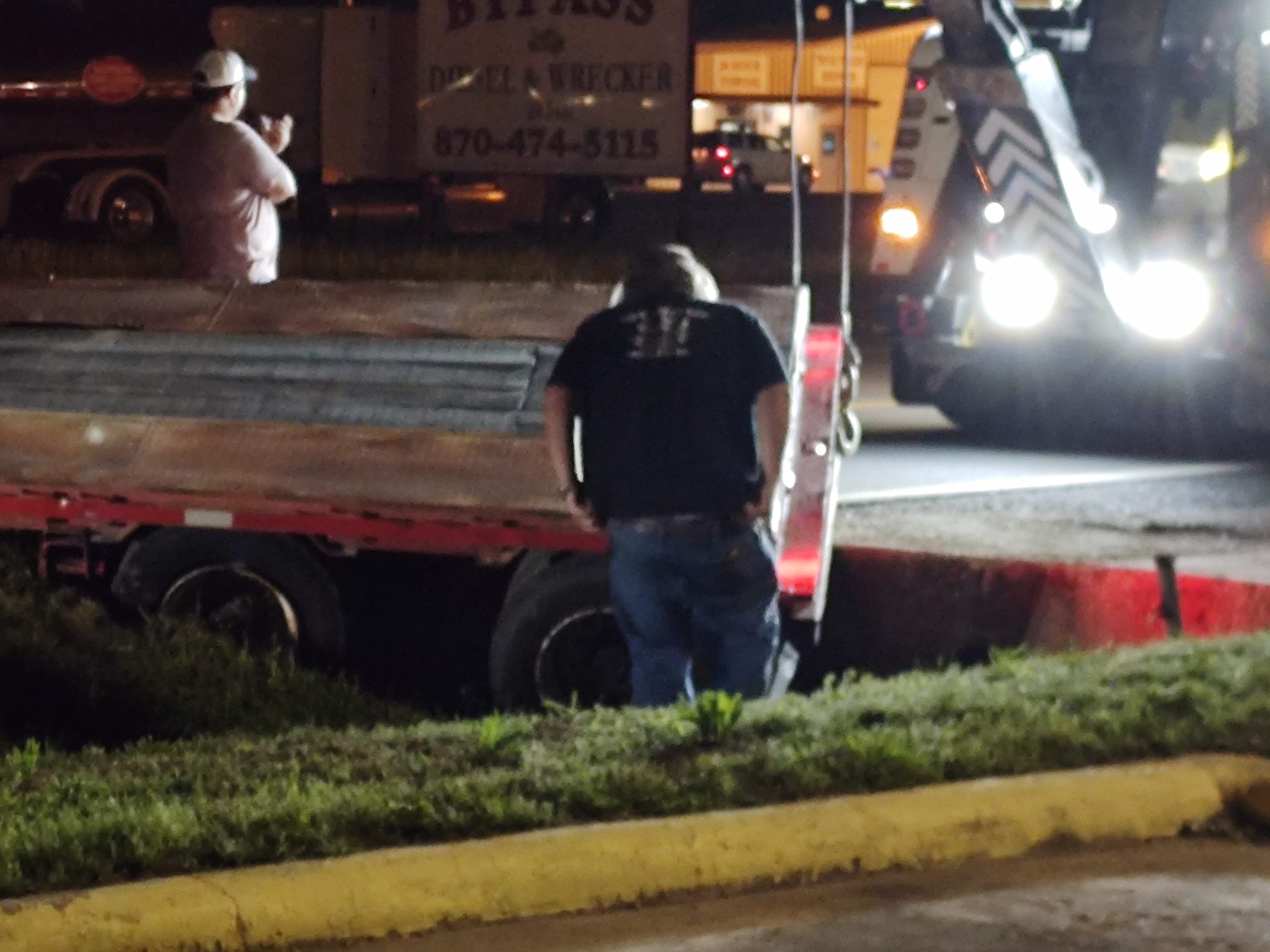 18 Wheeler, Trailer Blocks Highway 29 North – Hope Prescott